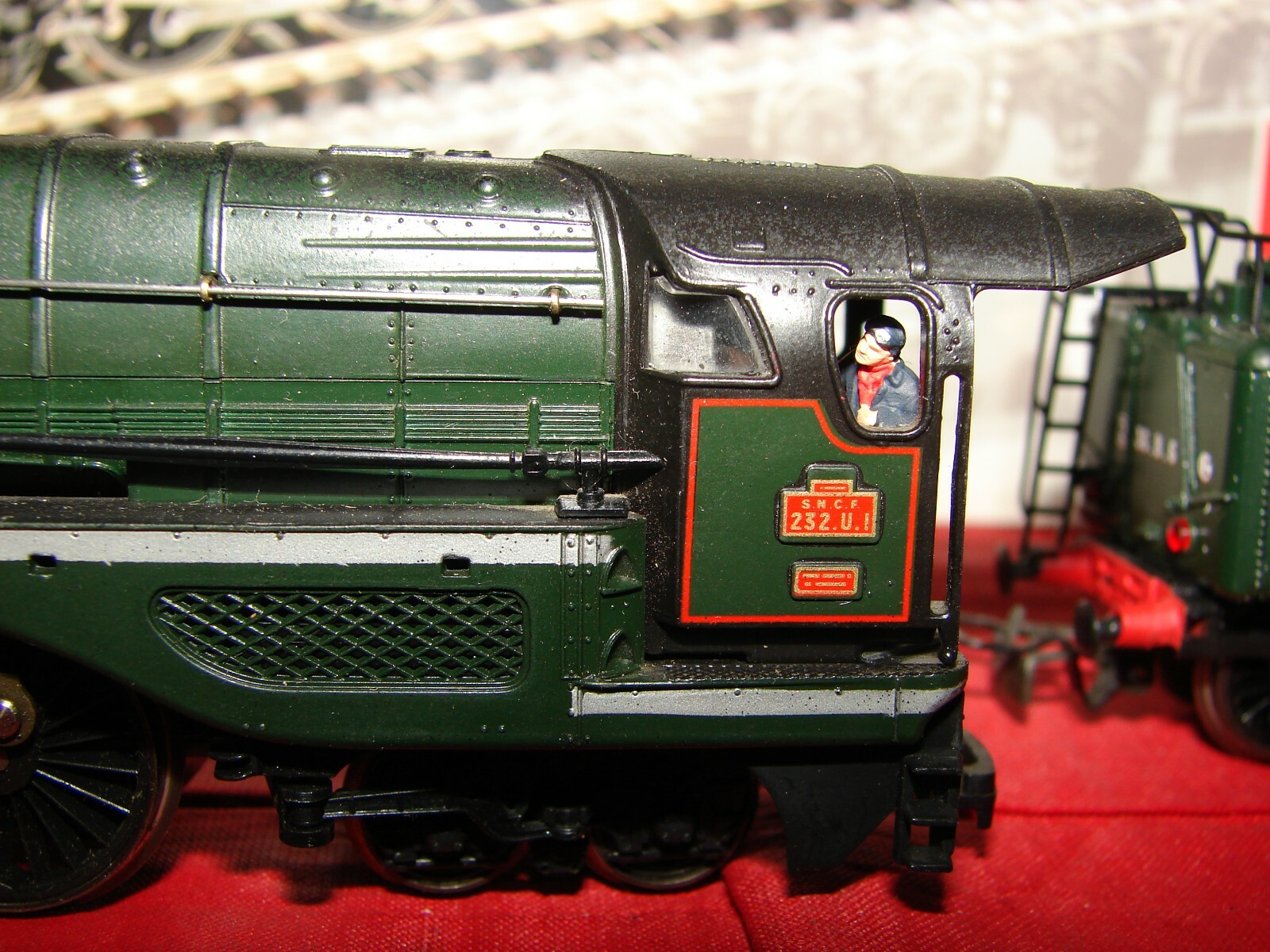 Jouef SNCF 232 U1 Locomotive à Vapeur H0 en Plastique - Verte (8249 ...