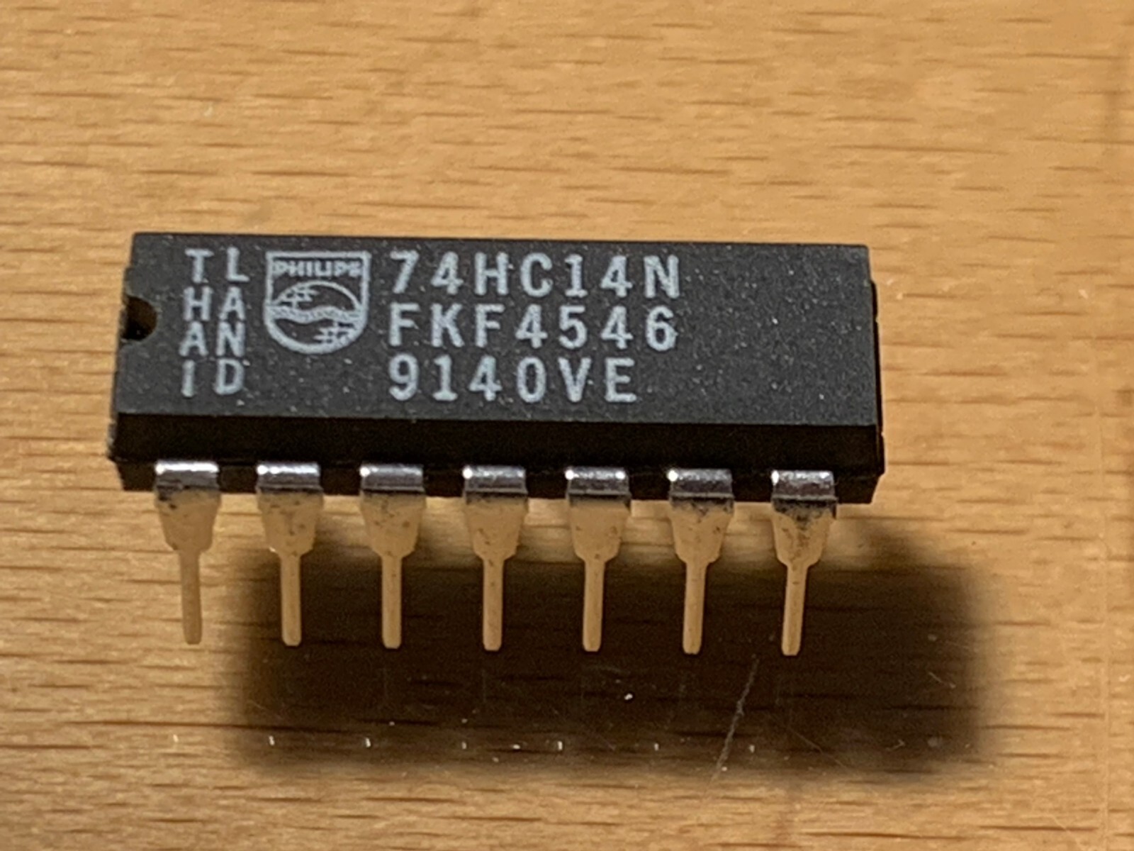 74HC14N - PHILIPS IC - Hex Inverters w / Schmitt Trigger Inputs, DIP-14 ...