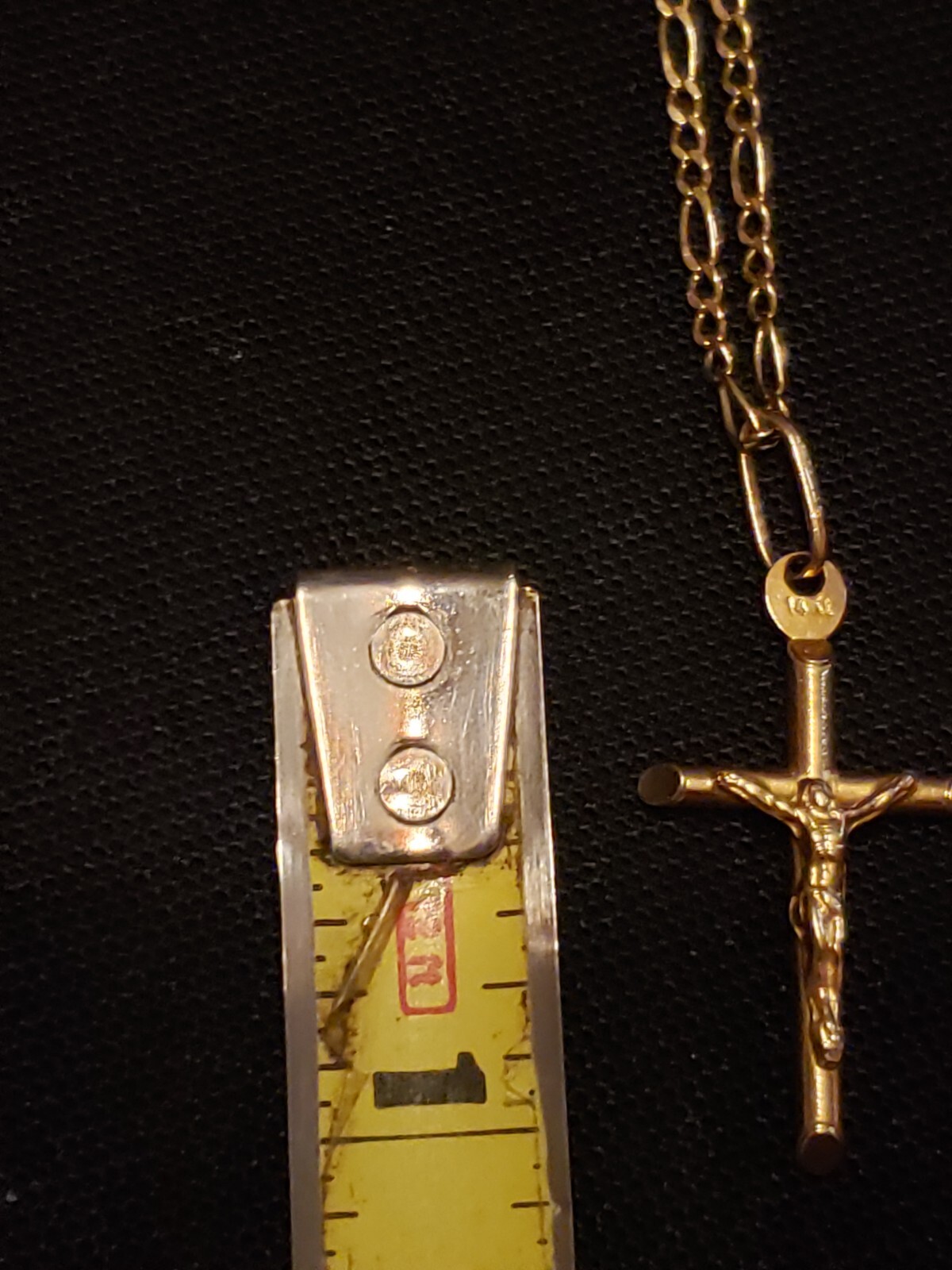 14K Crucifix With 22 Inch Figaro Chain Marked Italy - Gem