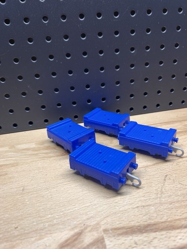 Thomas & Friends Trackmaster Cargo Lot Empty Blue Flatbeds Flatbed Car ...