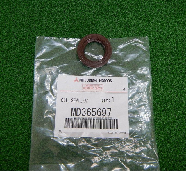 Genuine Oil Pump Drive Shaft Seal for Mitsubishi EVO 9 OEM MD365697 for ...