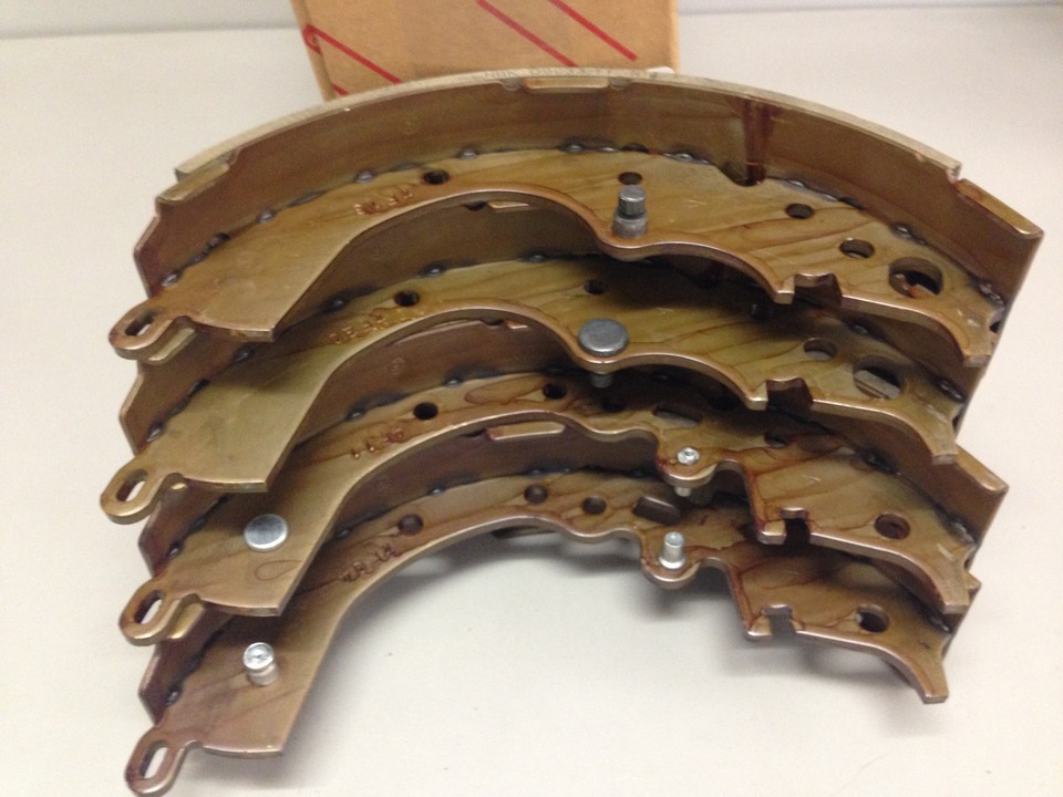 2005-2015 Toyota Tacoma Rear Brake Shoes Genuine Toyota 04495-04010 | eBay
