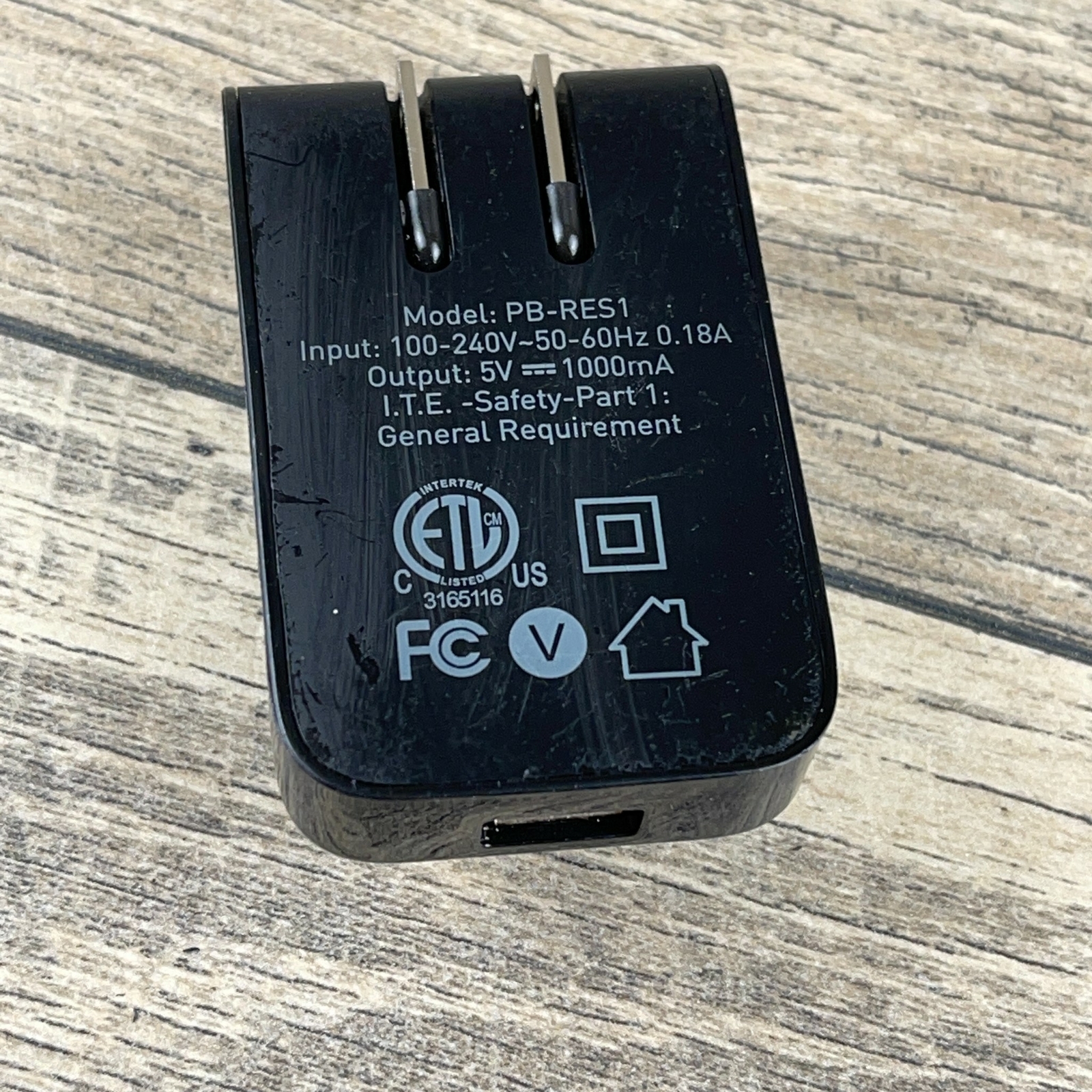 Griffin PowerBlock Reserve PB-RES1 USB Wall-Mount 5V Out iPod & iPhone ...