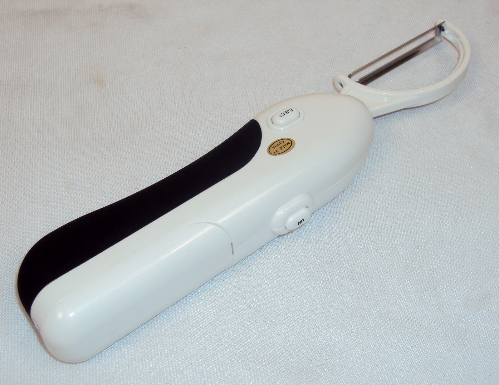 3 Piece Kitchen Multi-Tool ~ Battery Operated Peeler, Grater, & Zester ...