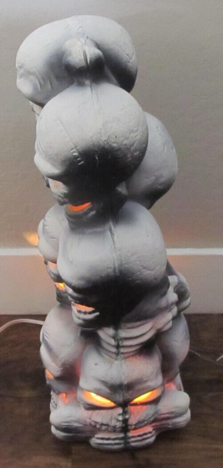 18" Trendmasters Stacked Totem Pole Skull Lighted Halloween Skeleton ...