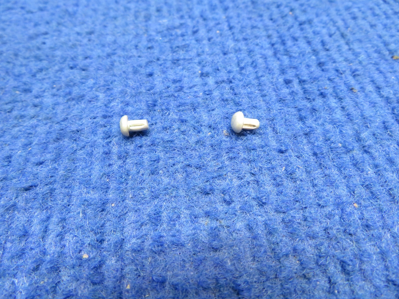 Lycoming Drive Stud #4 x .190 LG RDHD P/N STD-1901 LOT OF 77 NOS (0722 ...