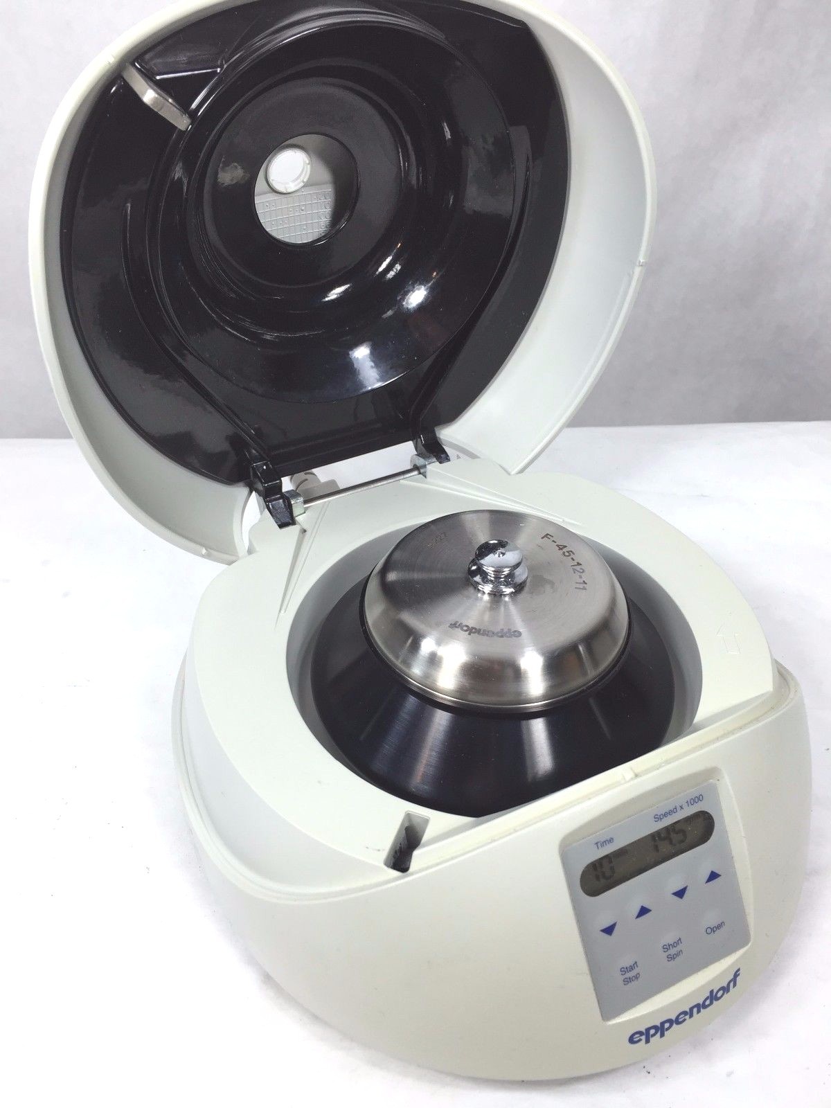 Eppendorf 5453 MiniSpin Plus Micro Centrifuge w/ F45-12-11 Rotor & Lid ...
