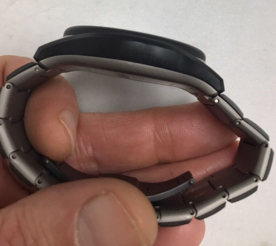 MOVADO Parlee Black Carbon Fiber Dial Men's Quartz watch Titanium short ...