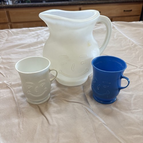 Vintage Kool-Aid PITCHER And Two Cups. Kids Love Um Dishwasher Safe ...