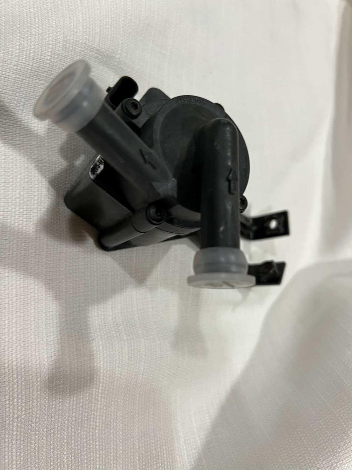 2010 - 2013 BMW 5 SERIES F10 AUXILIARY WATER PUMP ENGINE 11517629917 ...