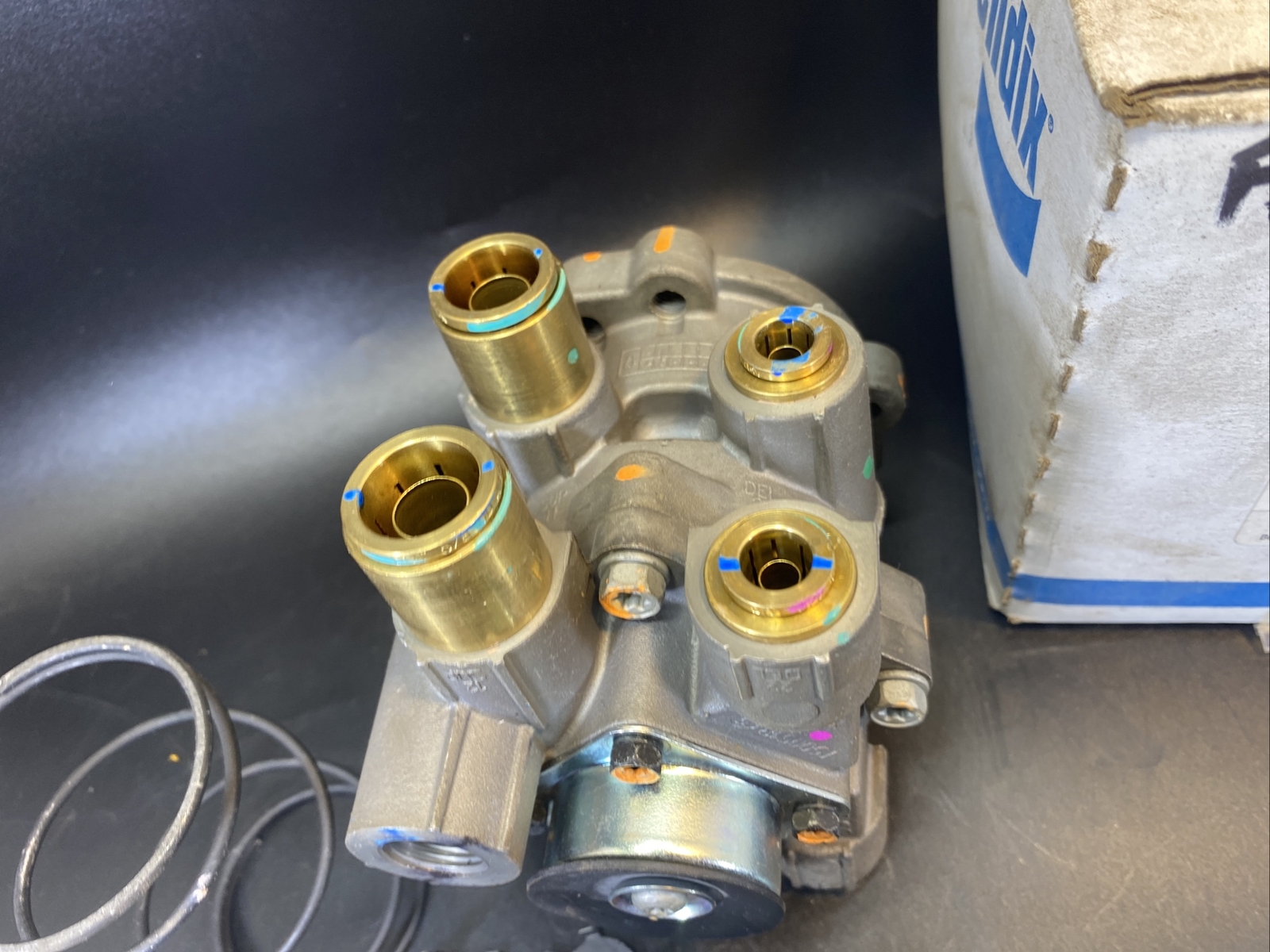 Bendix International Brake Valve Part No. 3519692C92 for sale online | eBay