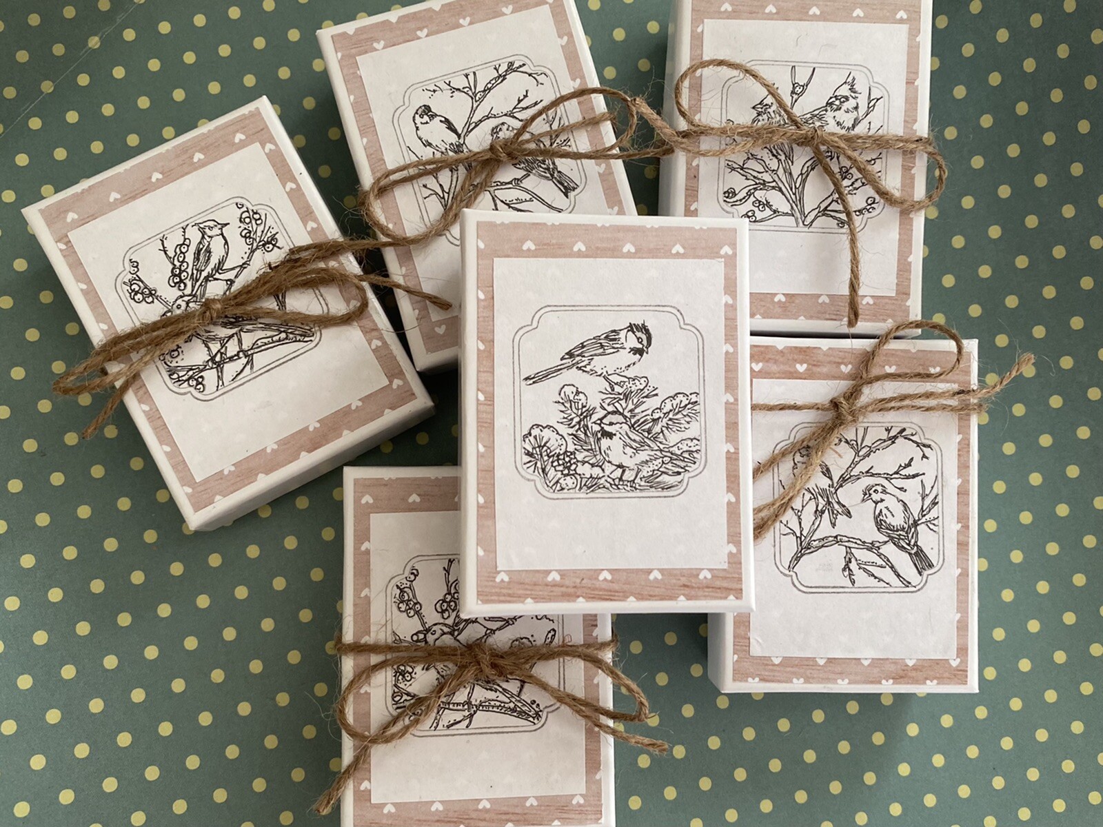 9-handmade BIRDS IN SNOW Berry white brown Gift Box heart Jute Bow set ...