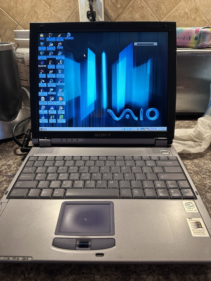 SONY VAIO PCG-621L Vintage Windows 2000 Laptop W/Dock PCGA-DSM5 WORKS ...