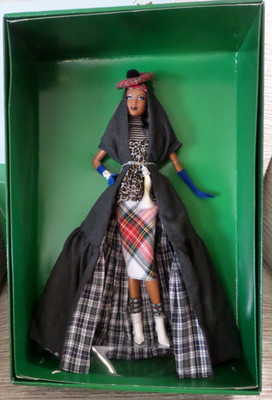 2011 BYRON LARS PASSPORT COLLECTION FENELLA LAYLA BARBIE DOLL GOLD ...