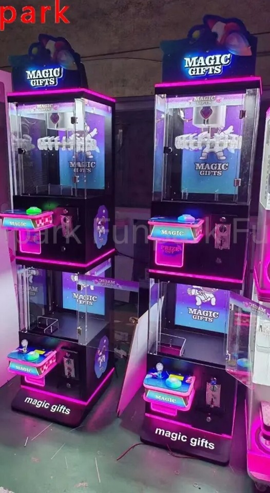 Mini Rotating Spinning 20 Clip Prize Skill Redemption Claw Machine ...