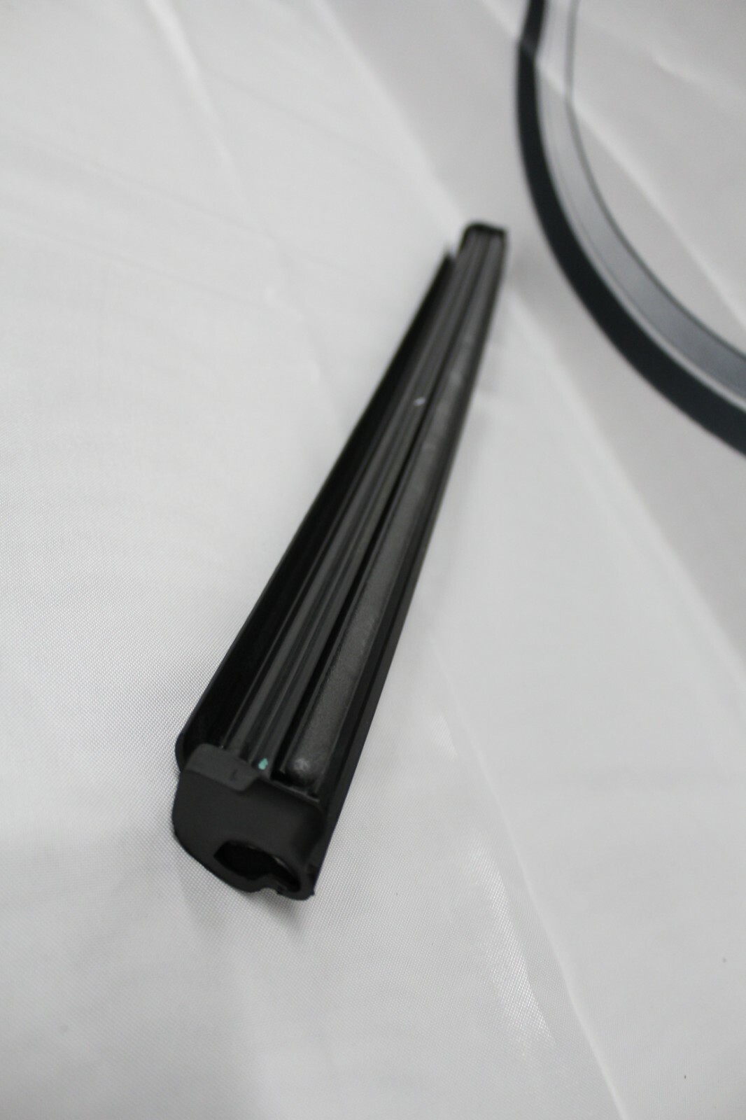 NEW Genuine Mercedes-Benz R172 SLK SLC Hardtop RH Roof Seal A1727901898 ...