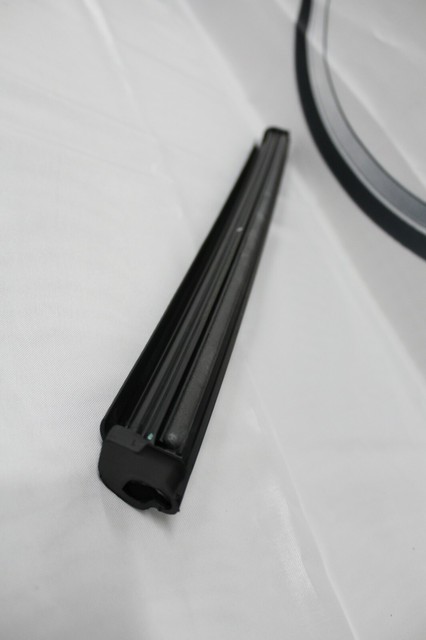 MB SLK R172 Roof Retractable Left Side Sealing A1727901798 Genuine for ...