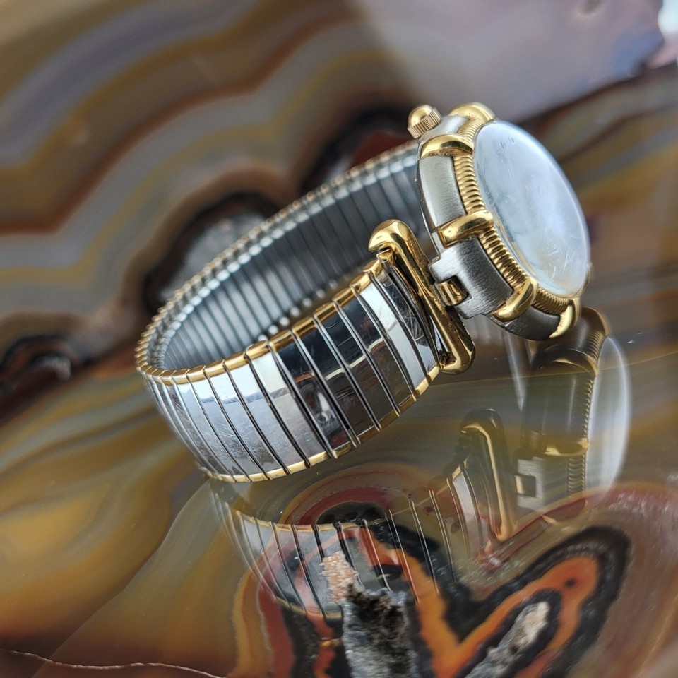 Armitron WARNER BROTHERS Bugs Bunny Silver & Gold Stretch Band Watch | eBay