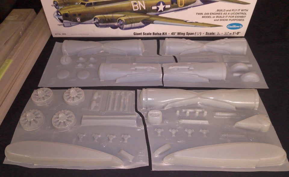 Guillow's B-17G Flying Fortress Giant Scale 1:28 Balsa Model Kit WS 45 ...