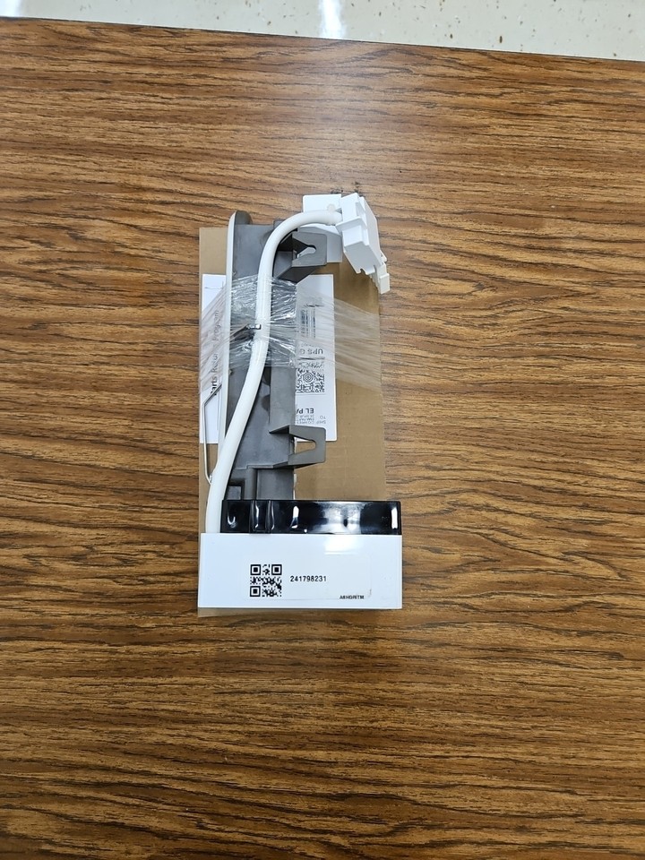 New Genuine OEM Electrolux Frigidaire Refrigerator Ice Maker 241798231 ...