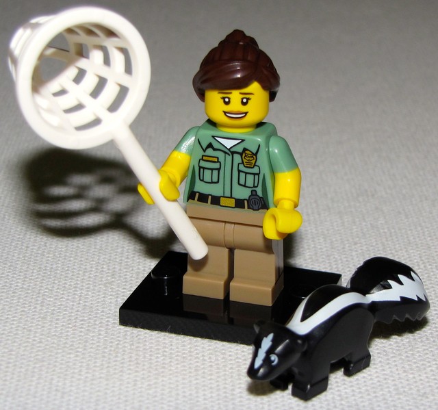 Lego Series 15 Animal Control 71011 Minifigure With Skunk Minifig ...