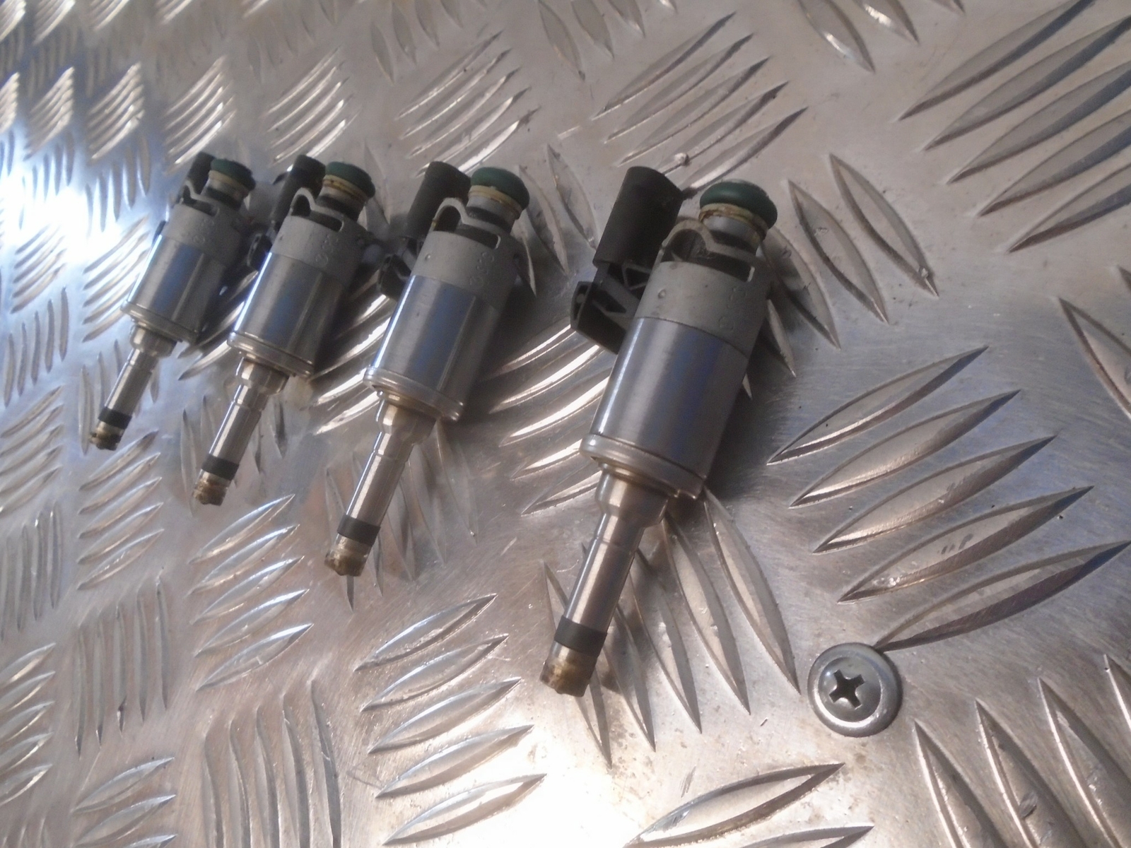 VW 15-17 1.2 TSI fuel injector x1 04E133036A | eBay