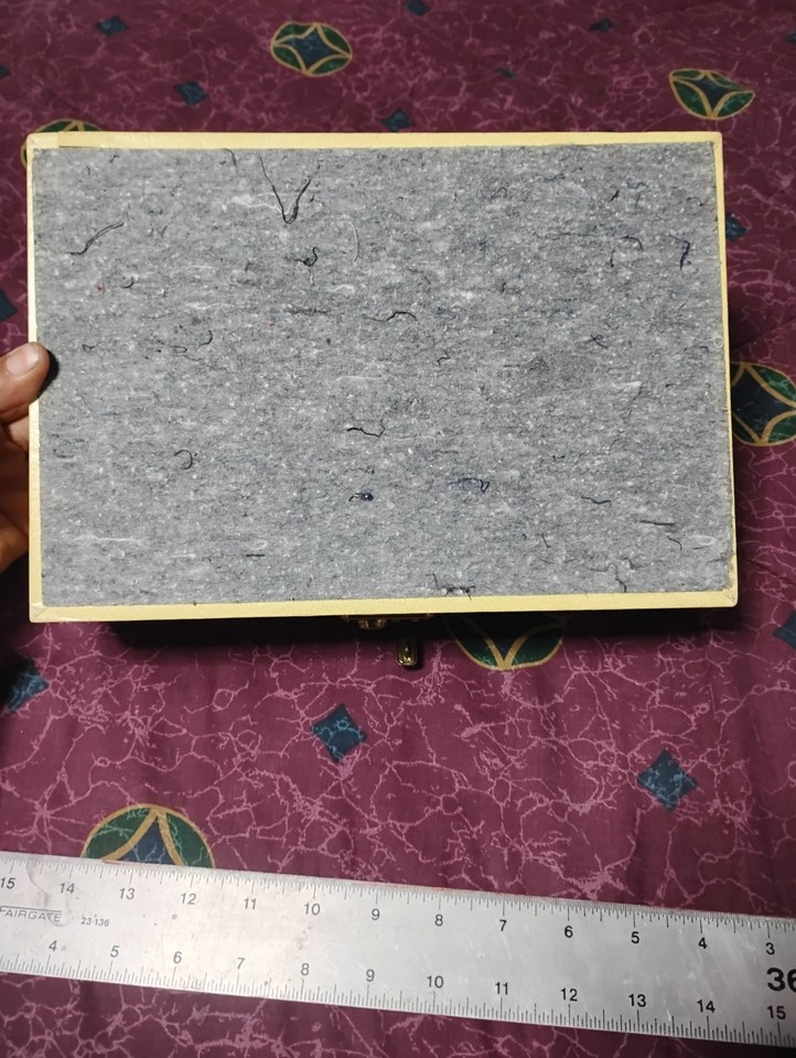 Vintage Lady BUXTON Cream Quilt Look Top Jewelry Box Velvet Interior 11 ...