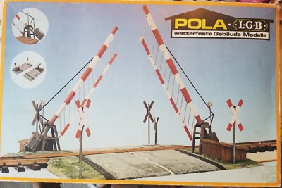 LGB POLA 940 CROSSING GATES AND POLA 1937 KEEPERS HUT CHRISTMAS BONUS ...