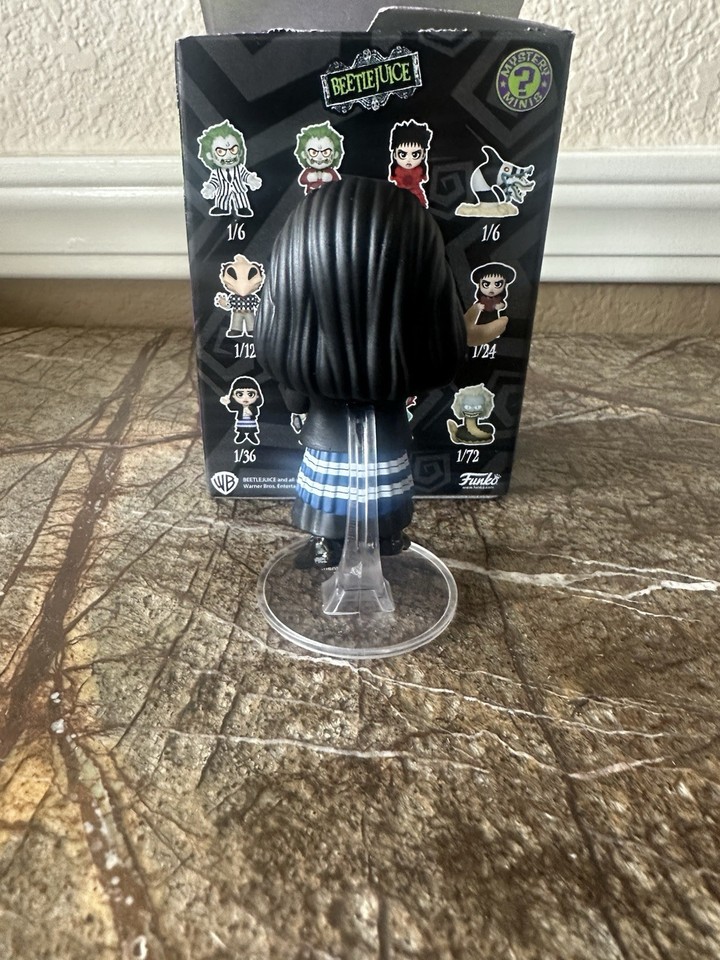Funko Mystery Minis Beetlejuice Lydia Deetz Floating Vinyl Figure 1/36 ...