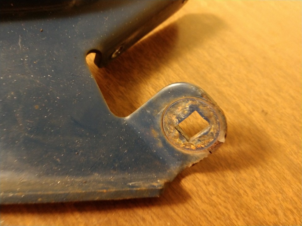 MTD Push Mower R.H. Handle Wheel Bracket 16136C | eBay