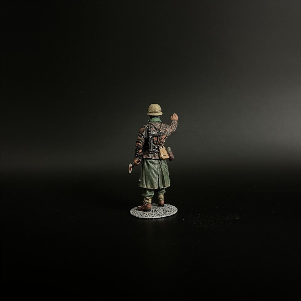 WAR PARK MINIATURES 1:30 WW2 GERMAN KH099 GERMAN GENDARME WEARING ...