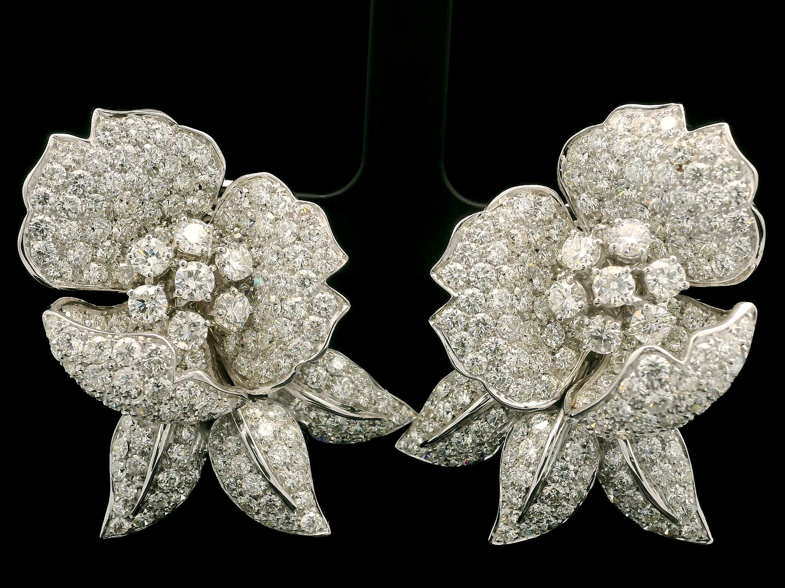 Amazing 18k White Gold 16ctw Round Diamond Covered Large Flower Omega ...