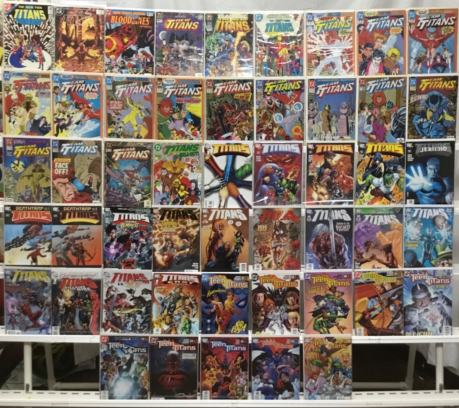 DC Comics Titans / Teen Titans / Team Titans Comic Book Lot of 50 ...