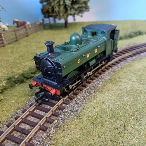 Bachmann 32-215 Pannier Tank Locomotive 57XX GWR 7752. Model Railway ...