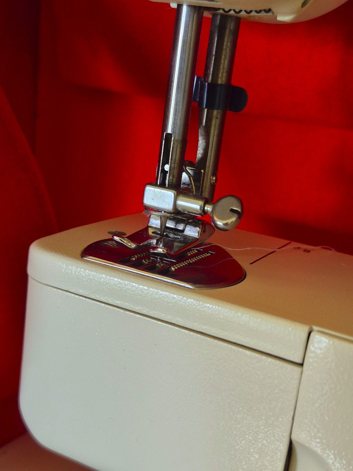 Dial and Sew Tri-Cycle Sewing machine portable in case Tested | eBay