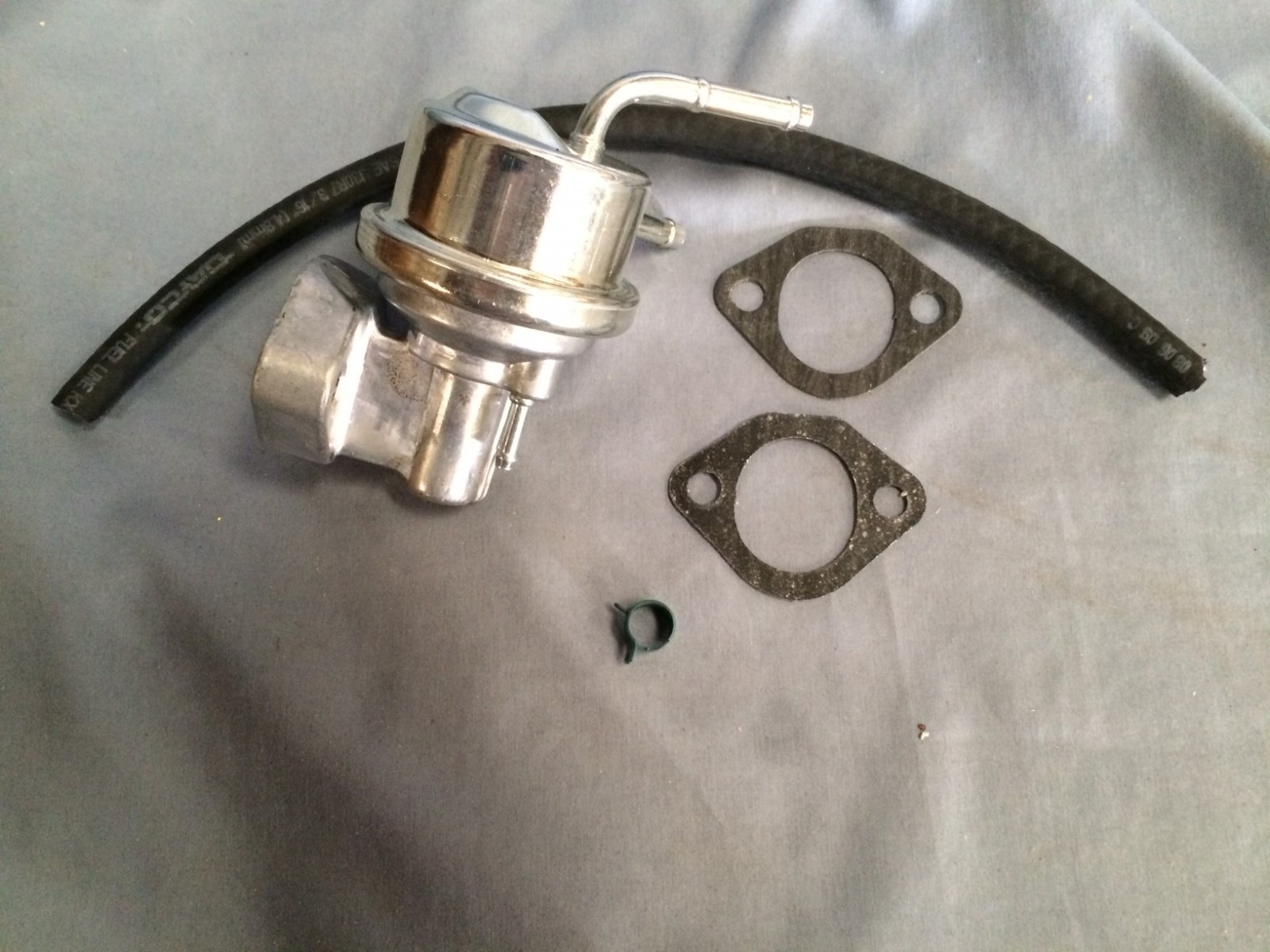 Am132715 John Deere Fuel Pump With Gaskets Fits 285 320 Lawn and Garden ...