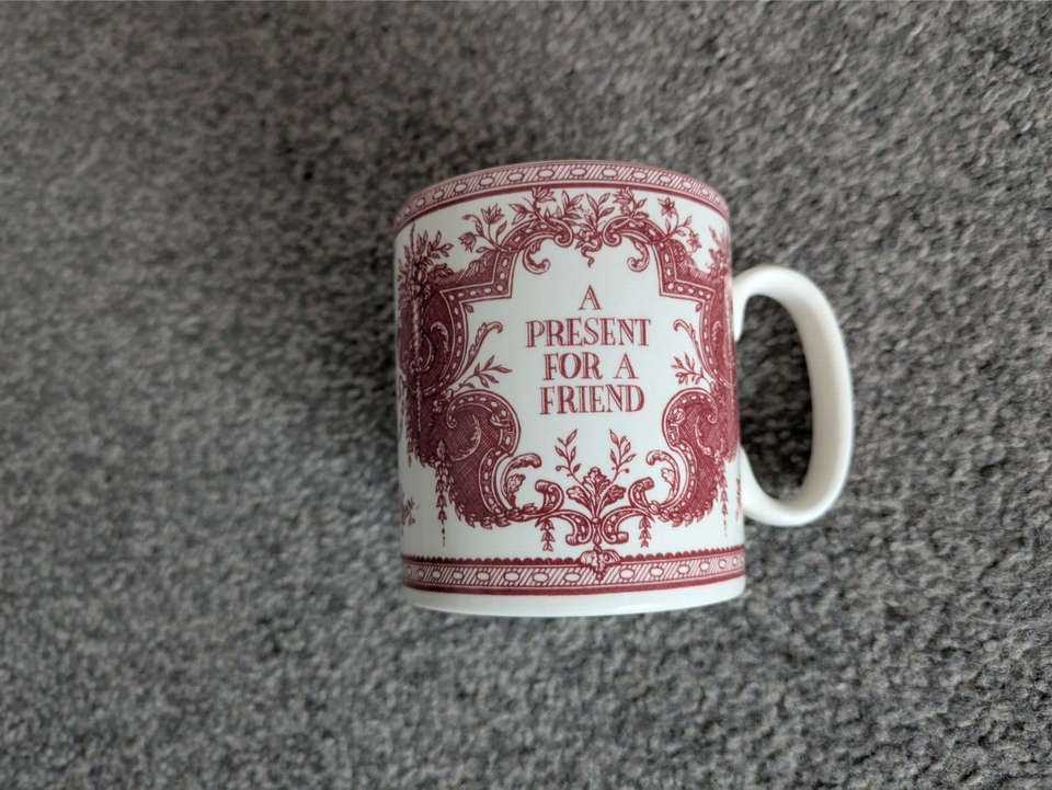 Spode Blue Room Collection Mementos A Present For A Friend Mug | eBay UK