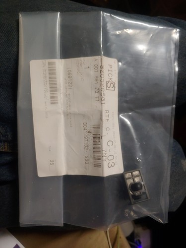 Mercedes-Benz 0019917871 Genuine OEM Rocker Molding Clip for sale ...