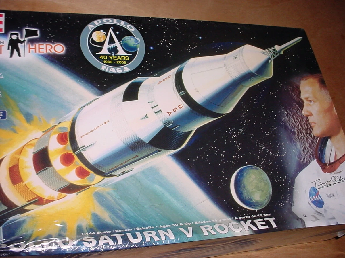 Apollo Saturn Rocket Model Kit
