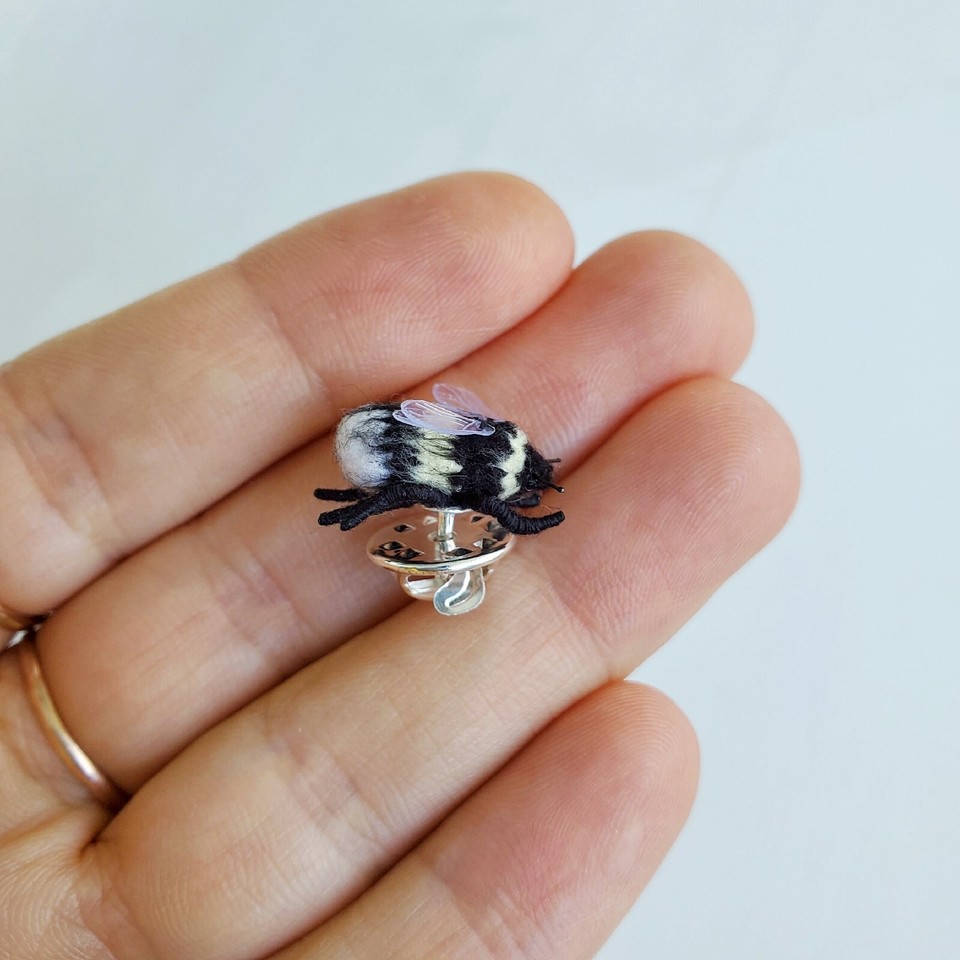 Flower micro bee. Dollhouse miniature Bumblebee. Doll pet. Microtoysby ...