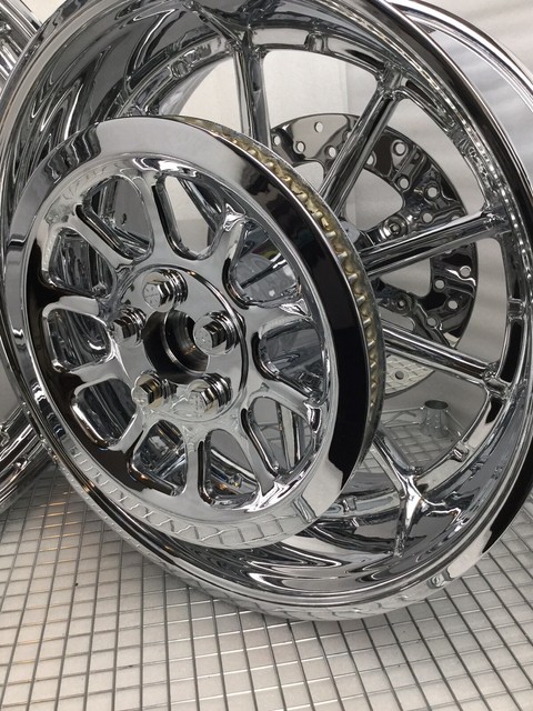 Harley Breakout Softail Rear Mag Wheels OEM axle Custom Chopper RIMS ...