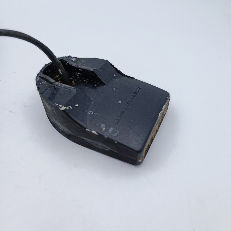 GARMIN TRANSOM MOUNT DEPTH AND TEMPERATURE TRANSDUCER 50 / 200KHZ 010 ...