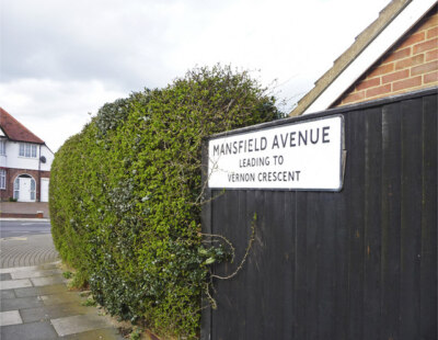Photo 6x4 Road sign Mansfield Avenue, Barnet East Barnet Looking ...