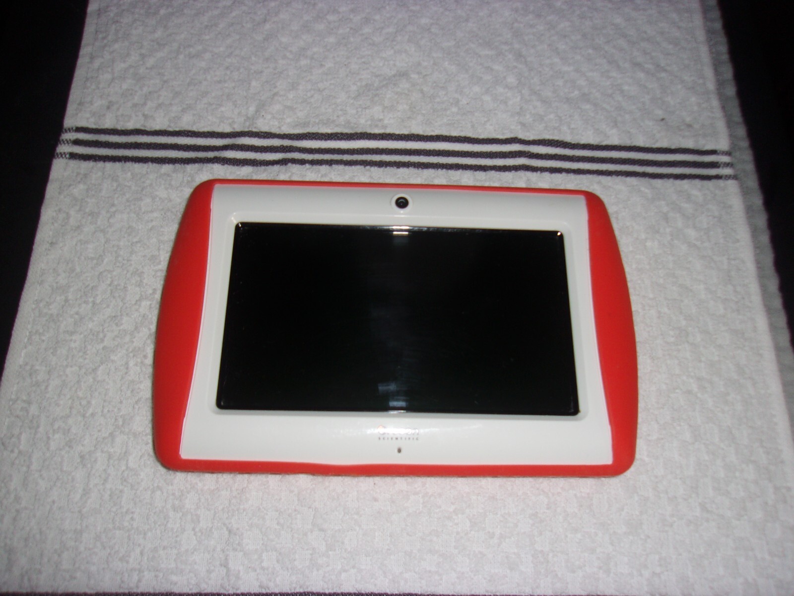 OREGON SCIENTIFIC MEEP TOUCHSCREEN TABLET FOR KIDS - CHARGER AND CASE ...