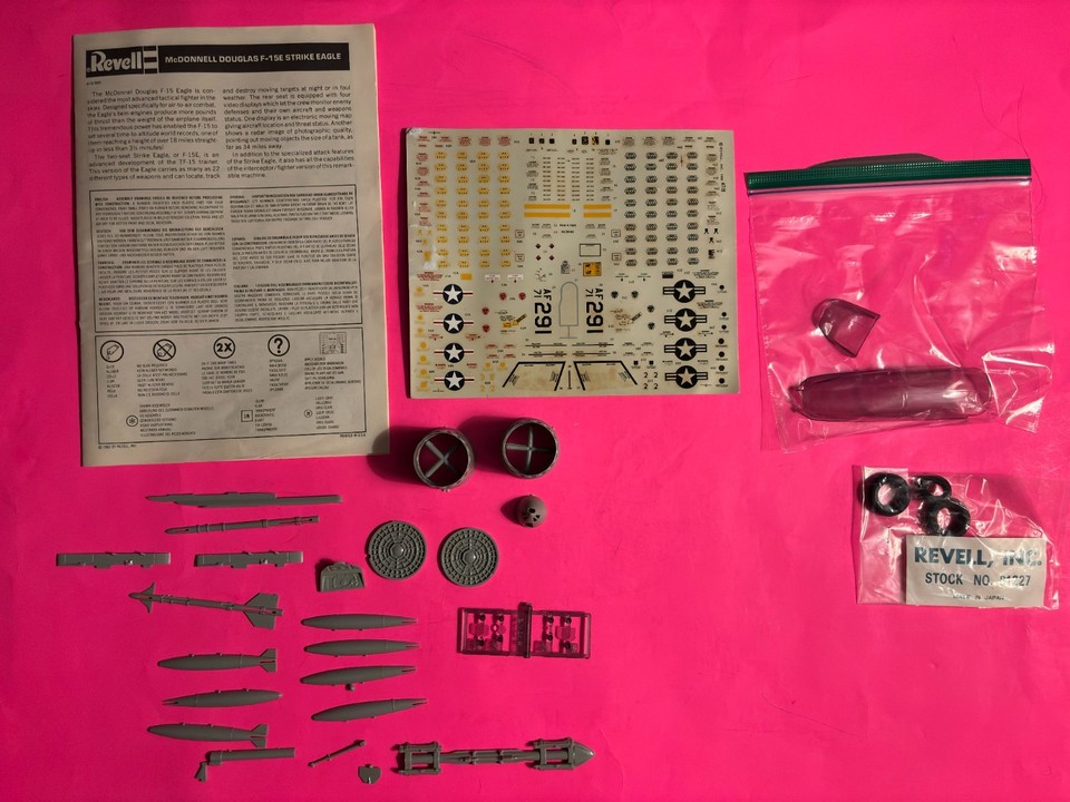 F-15E STRIKE EAGLE FIGHTER PLANE MODEL KIT REVELL 1/32 SCALE HUGE LOOK ...