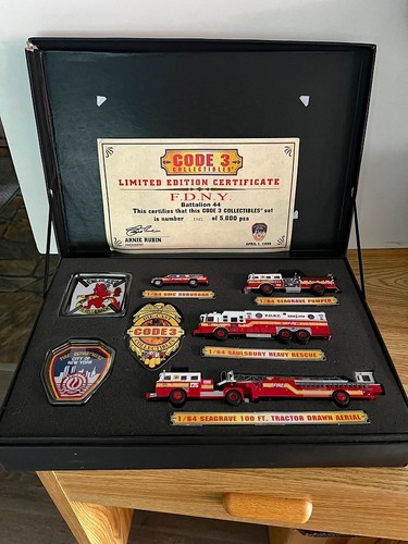 Code 3 Collectibles FDNY BATTALION 44 fire truck set 1/64 MIB | eBay
