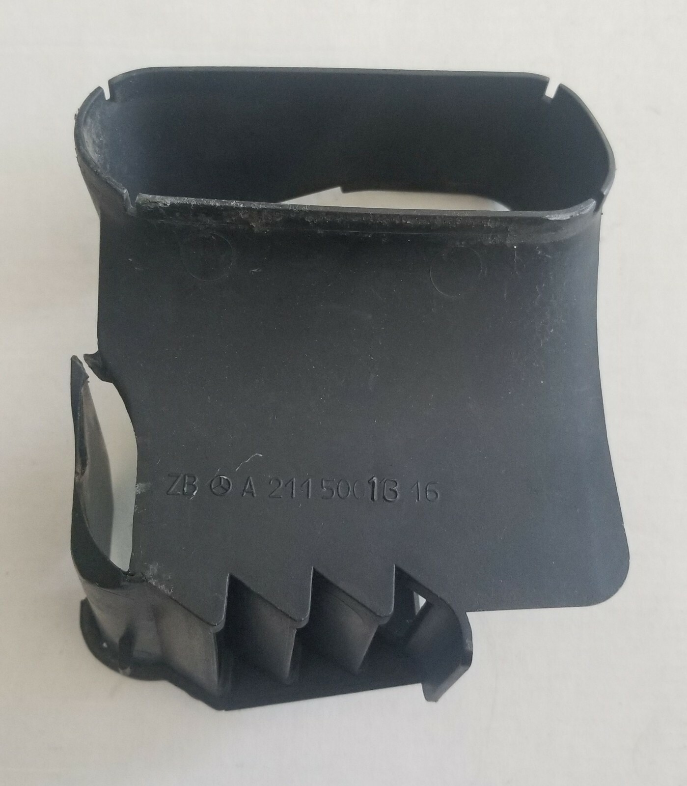 Mercedes W211 S211 E350 E550 Fan Shroud Air Baffle A2115050415 ...