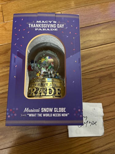 MACY'S THANKSGIVING DAY PARADE 2023 MUSICAL SNOW GLOBE IN HAND for sale ...
