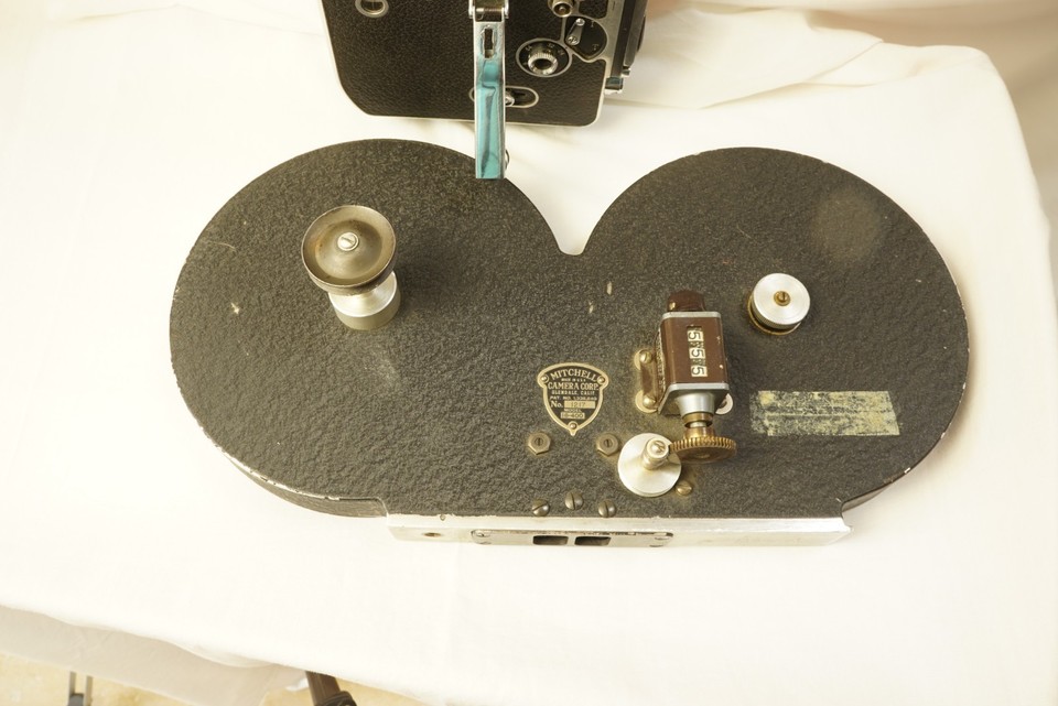Bolex 16mm cine camera kit w/ Bodine Electr. Motor & Mitchell 16-400 ...