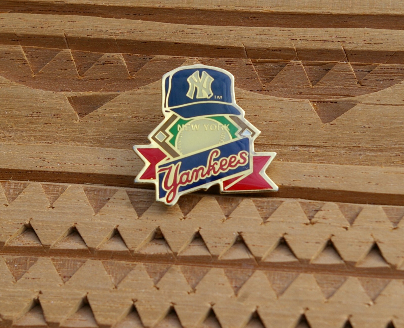 1991 NY New York Yankees MLB 1" Gold Tone Metal & Enamel Lapel Pin ...